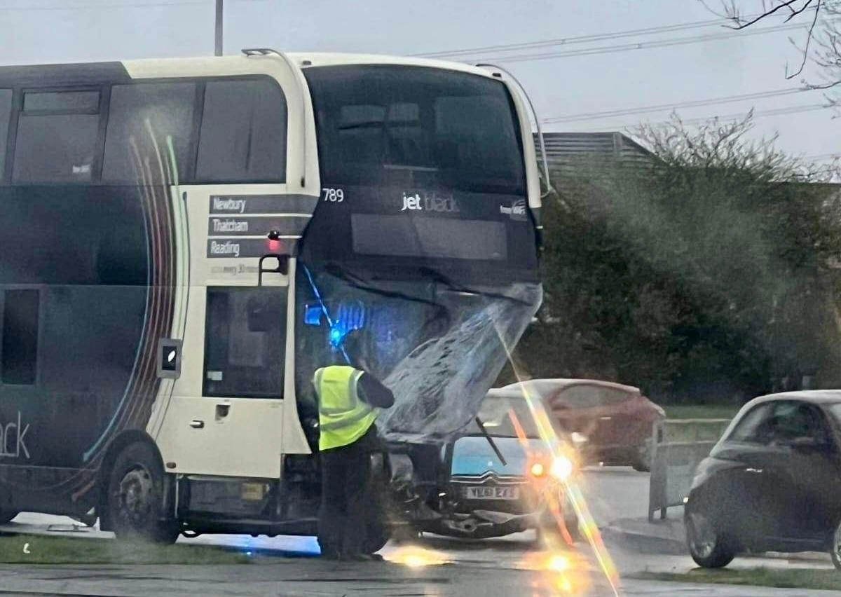 Bath Road, A4: Reading Bus involved in crash in Calcot | Reading Buses ...