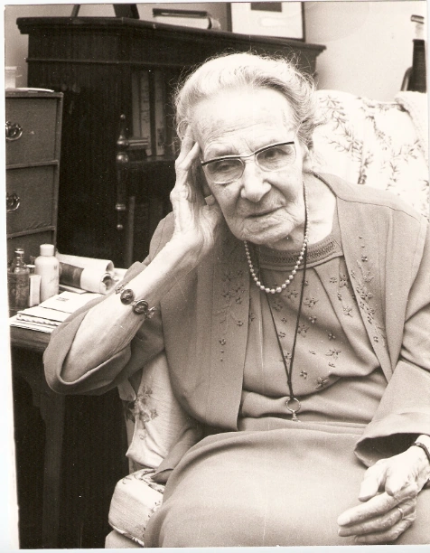 Alice Seeley Harris | Real Life Heroes Wiki | Fandom