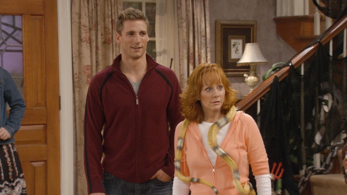 Best Lil' Haunted House in Texas | Reba Wiki | Fandom