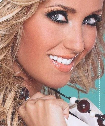 Anahi Giovanna Puente Portillo | Rebelde info Wiki | Fandom