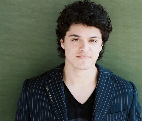 Austin Di Iulio | Redapedia | Fandom