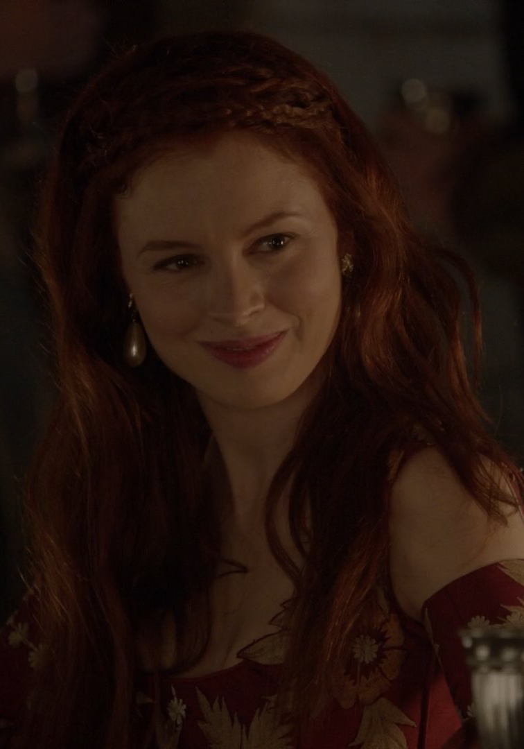 Yvette Castleroy Reign Cw Wiki Fandom