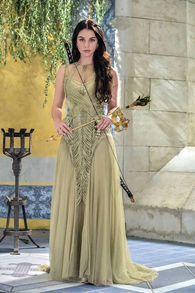 Adelaide Kane Reign Wallpaper