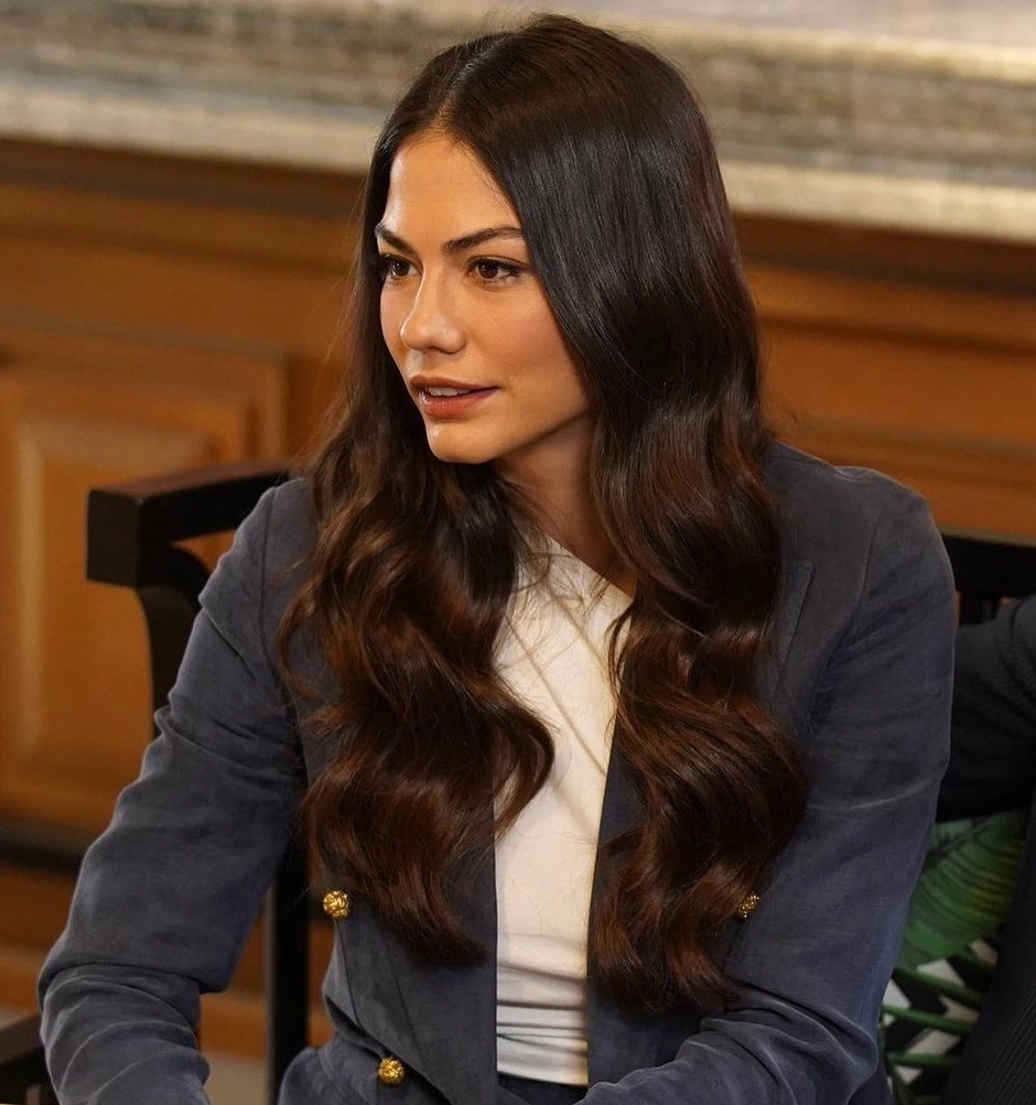 Elena Gilabert | Wiki República de Eolia | Fandom