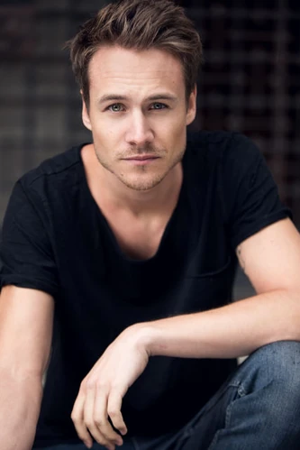 Max Felder | Resident Evil Wiki | Fandom