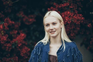 Iris Winston | Reveuse Wiki | Fandom