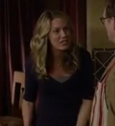 Suzanne MacNeil | Review Wikia | Fandom