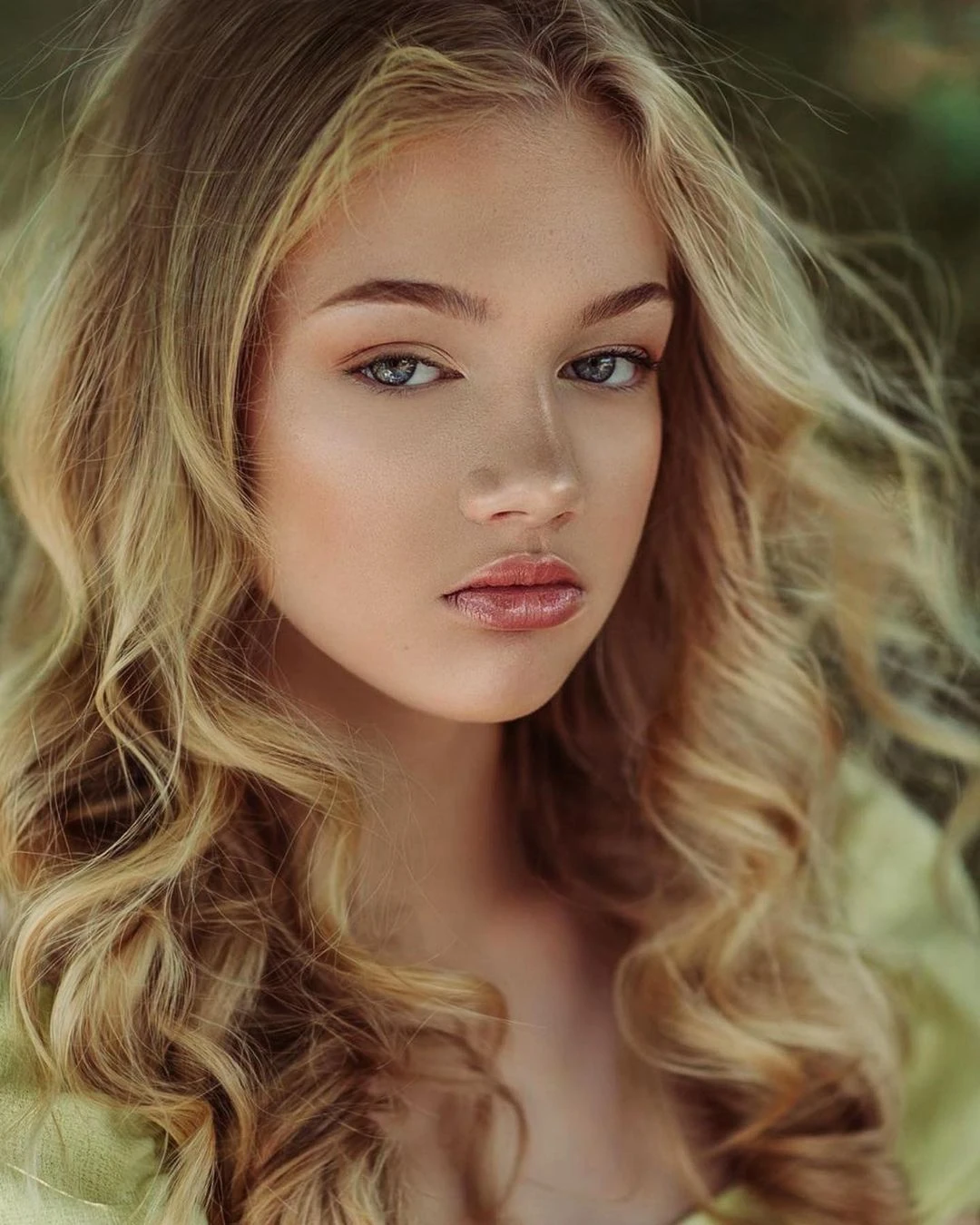 Sarah Abbott | Ginny & Georgia Wiki | Fandom