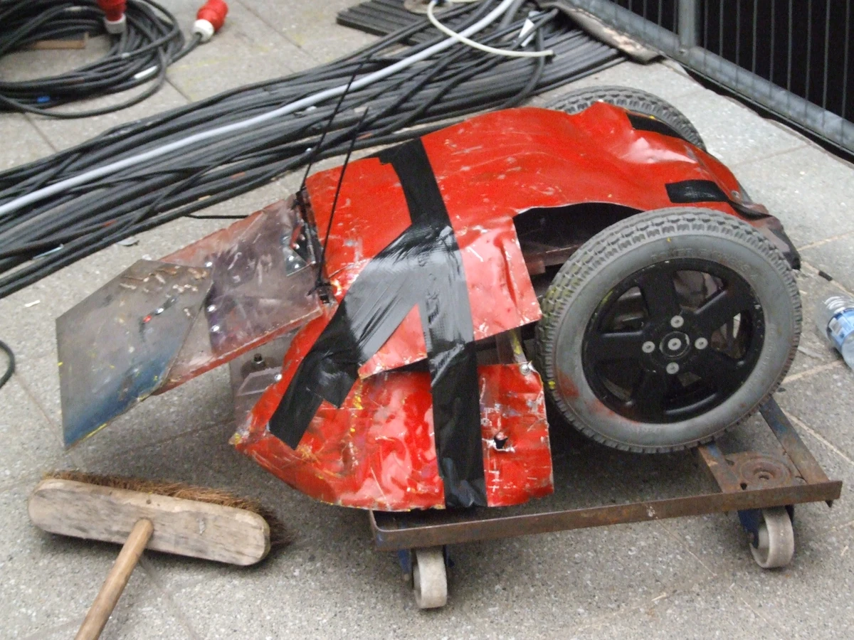 The 2011 Heavyweight UK Championships: Heat B | Roaming Robots Wiki ...