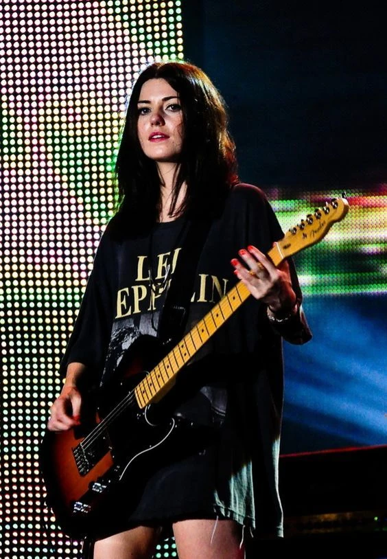 Laura-Mary Carter | Rock Music Wiki | Fandom