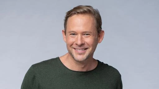 Oliver Clemens | Rote Rosen Wiki | Fandom