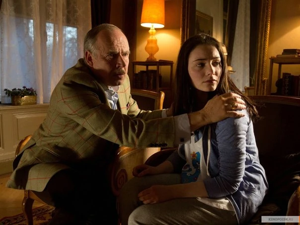 Rouge Rubis (film)/Galerie | Wiki Rouge Rubis | Fandom