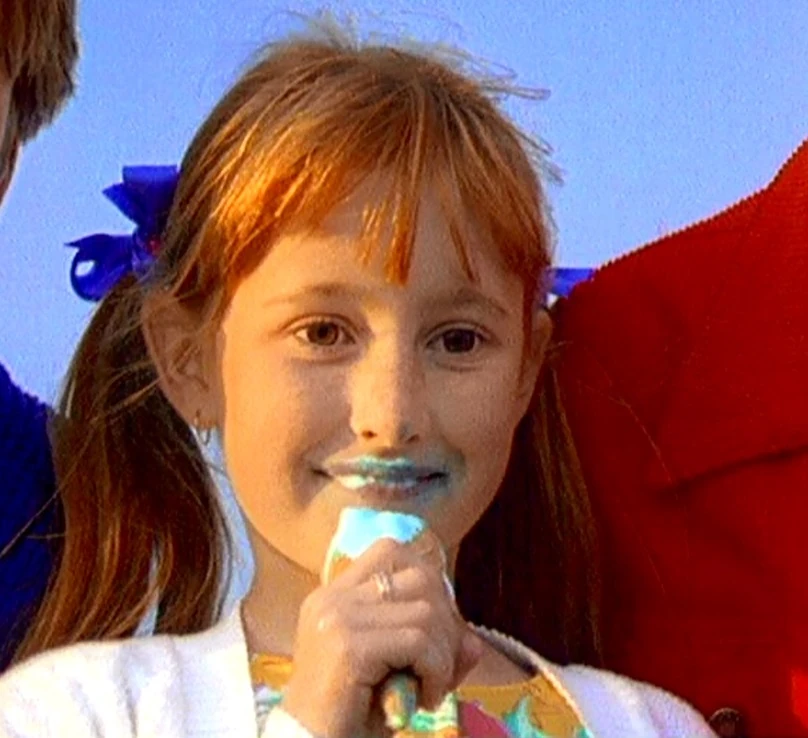 Laura Armstrong | Round The Twist Wiki | Fandom