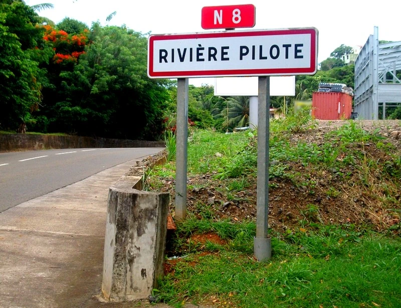 Route nationale française 8 (972) | WikiSara | Fandom