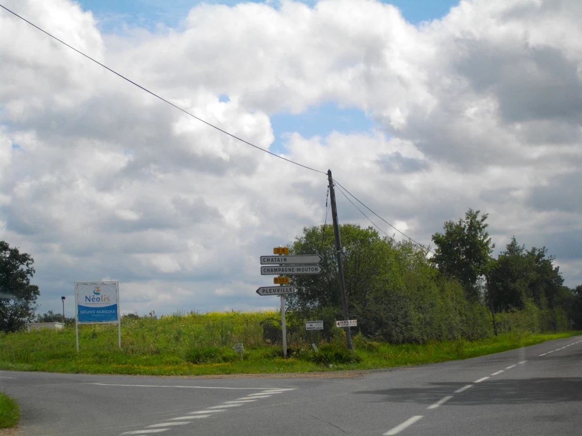 Route départementale française D4 (86) | WikiSara | Fandom