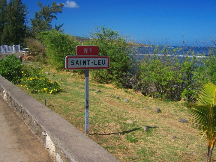 Route nationale française 1 (974) | WikiSara | Fandom