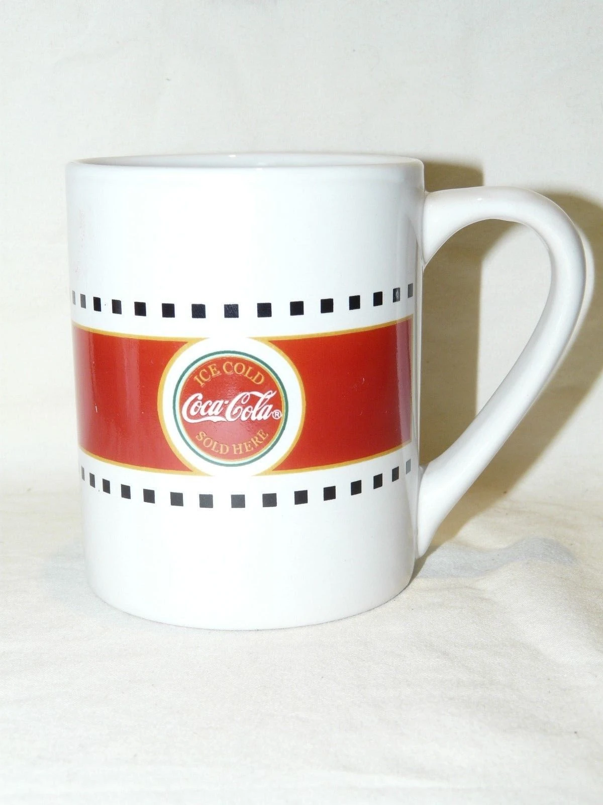 2000's Gibson Ice Cold Coca-Cola Sold Here Red Stripe 10 Oz Coffee Tea ...