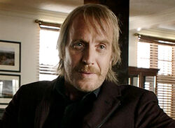 Mycroft Holmes (Elementary) | Sherlock Holmes Wiki | Fandom