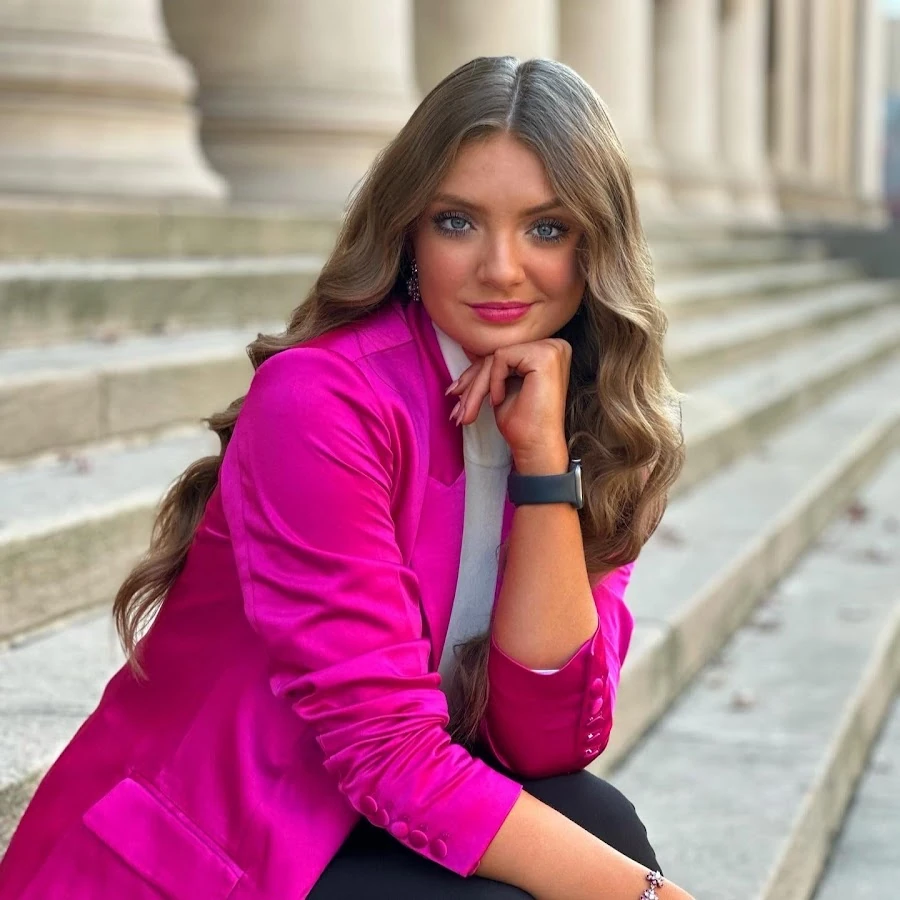 Sarah Hunt | Sarah Hunt Wiki | Fandom