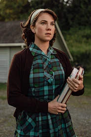 Janet Hamilton | School Spirits Wiki | Fandom