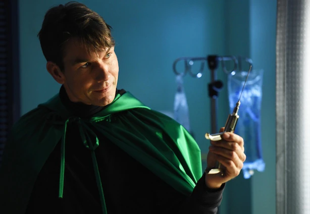 Dr. Mike | Scream Queens Wiki | Fandom