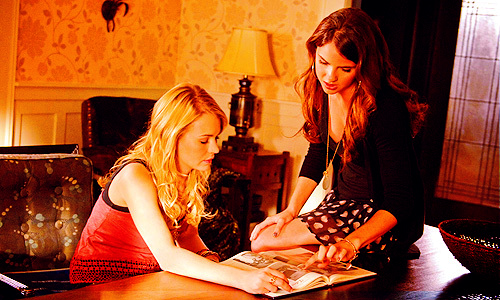 Cassie And Diana The Secret Circle Wiki Fandom