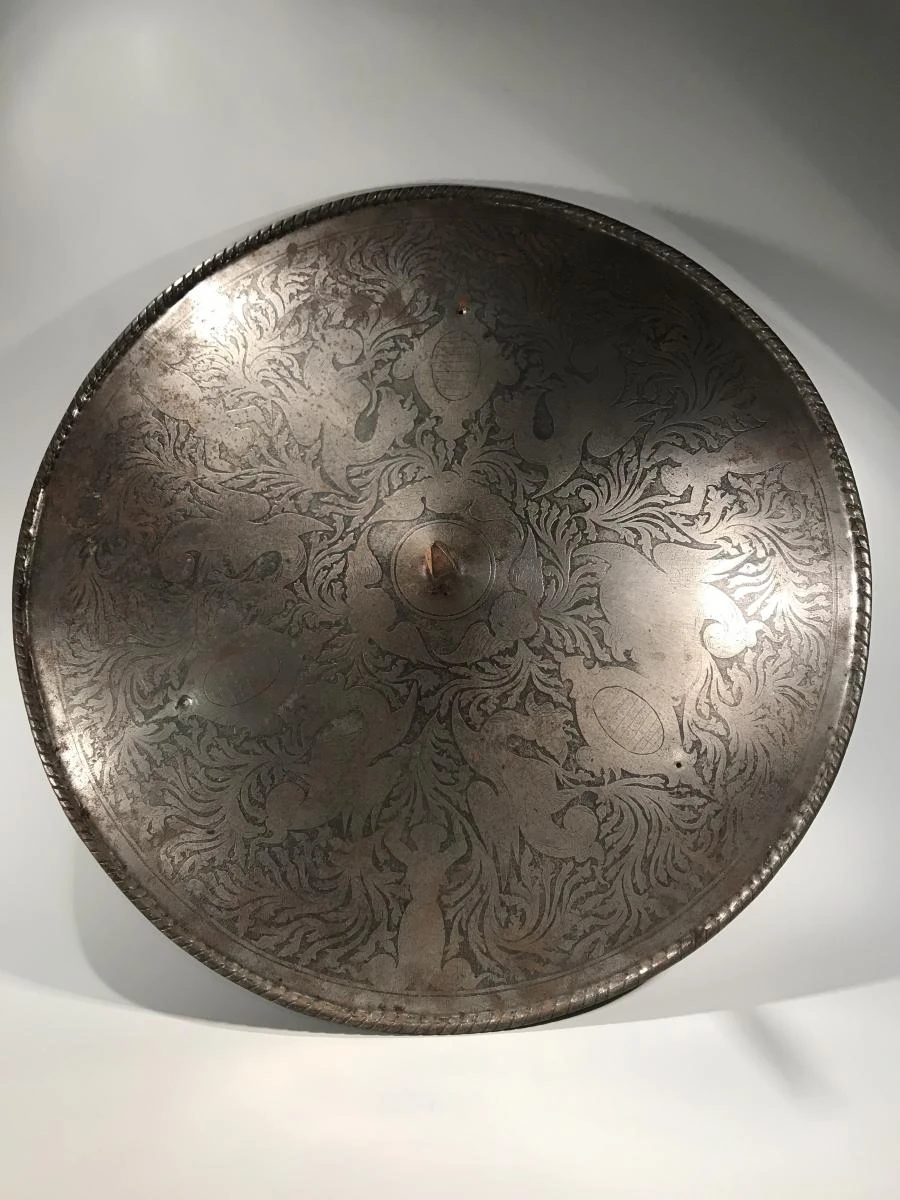 Bouclier Rond en Fer | Wiki Seikatsu | Fandom