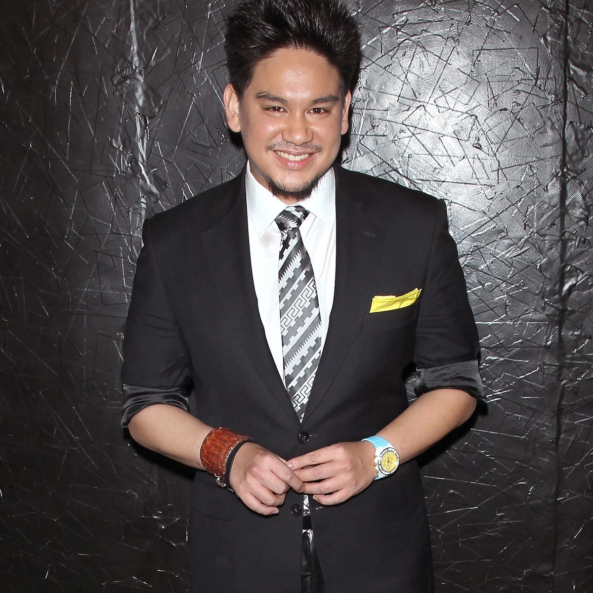 Azim do Brunei (Príncipe) | Wikia Séries Bíblicas | Fandom