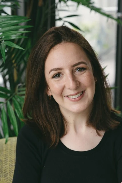 Laura Neal | Sex Education Wiki | Fandom