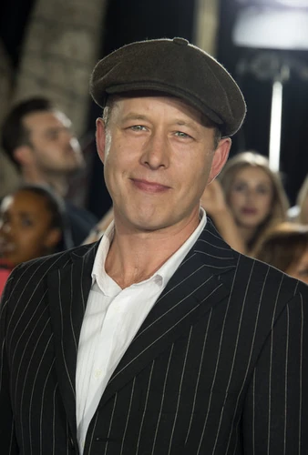 Daniel Betts | Sex Education Wiki | Fandom