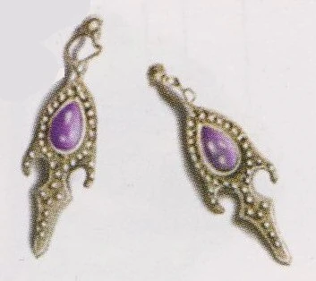 Icon's Earrings | Shadowhearts Wiki | Fandom