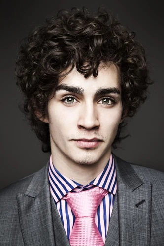 Robert Sheehan | Wiki Shadowhunters en Español | Fandom
