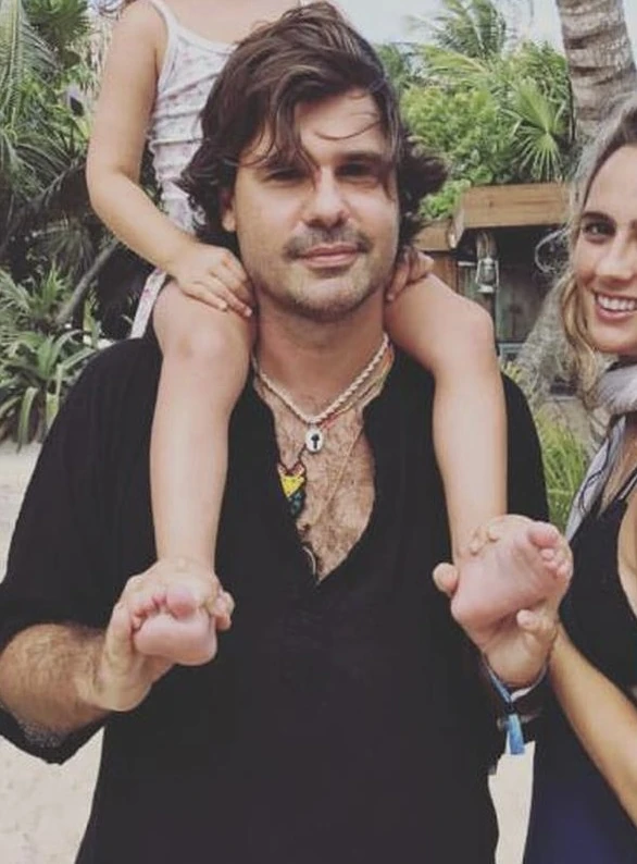 Antonio de la Rúa | Shakira | Fandom