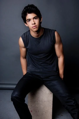 Luca Oriel | Shameless Wiki | Fandom