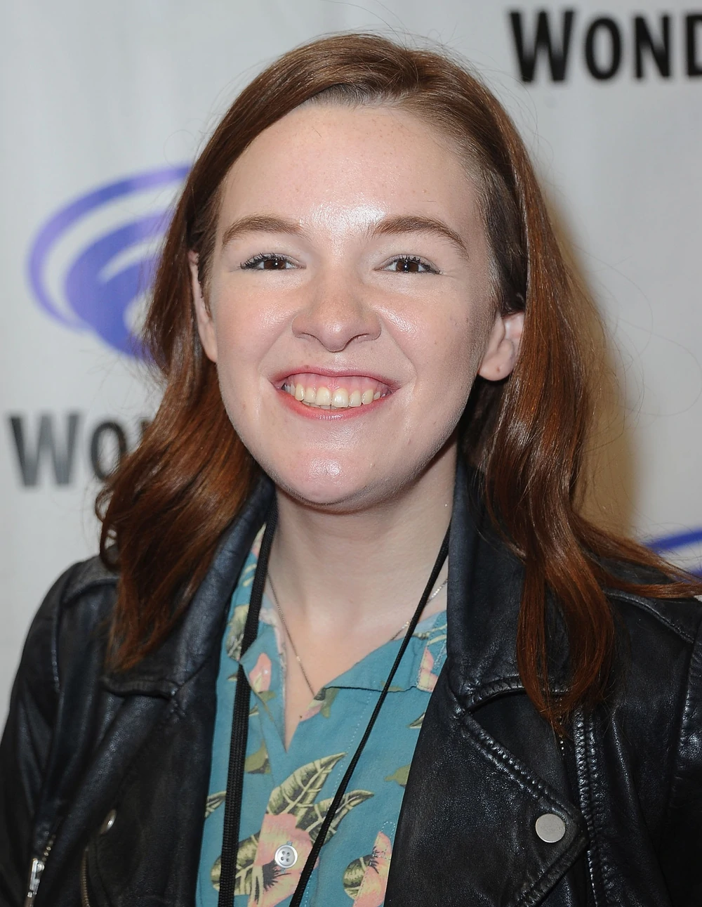 Noelle Stevenson Wiki She Ra Et Les Princesses Du Pouvoir Fandom
