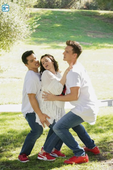 Nathaniel Gets The Messagegallery Crazy Ex Girlfriend Wiki Fandom