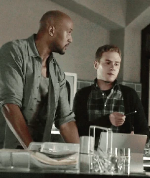 Leo Fitz Gif