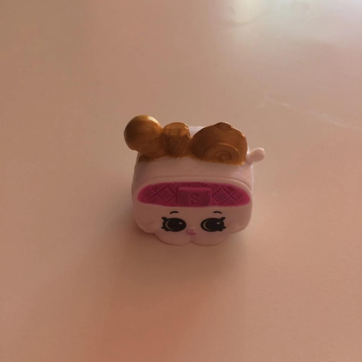 Marcee Makeup Bag | Shopkins Wiki | Fandom