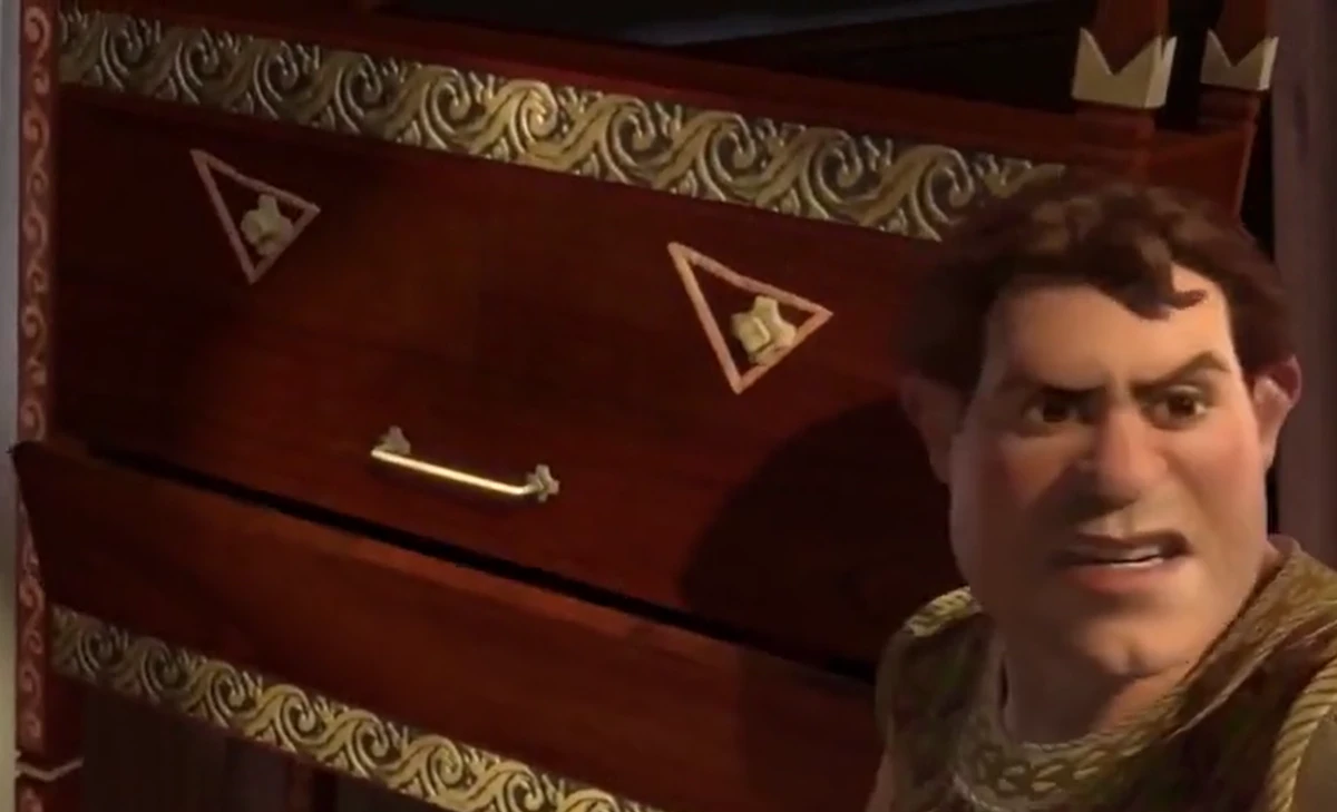 Dresser | WikiShrek | Fandom