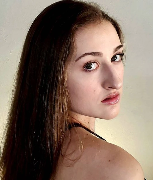 Chloe Schwinghammer | Silent Locale Cinematics Wiki | Fandom