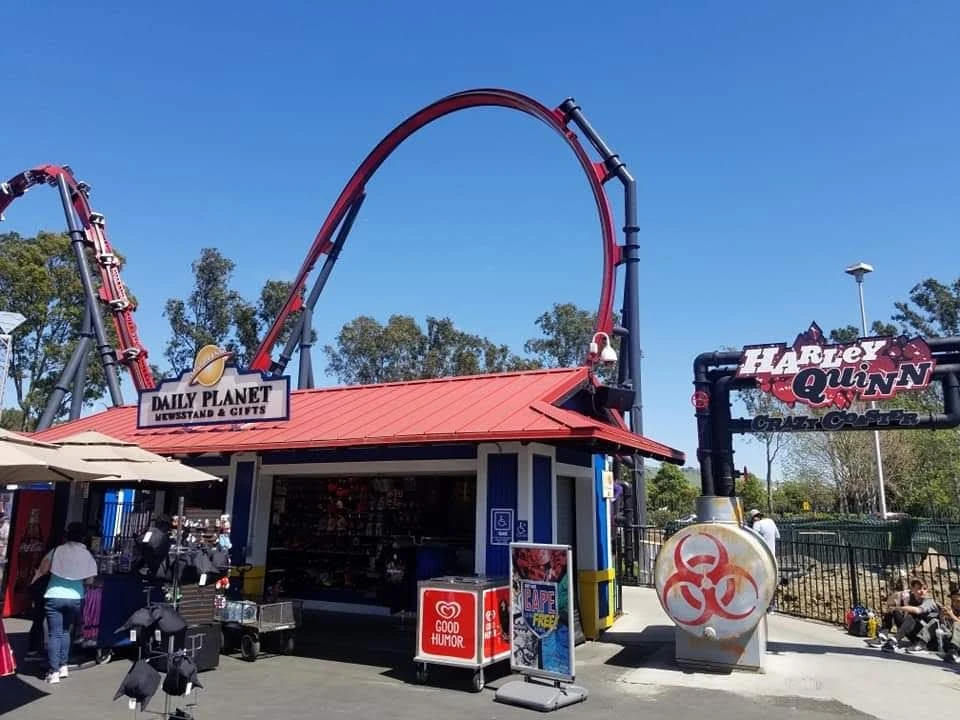 Daily Planet Gifts (Six Flags Discovery Kingdom) | Six Flags Wiki | Fandom