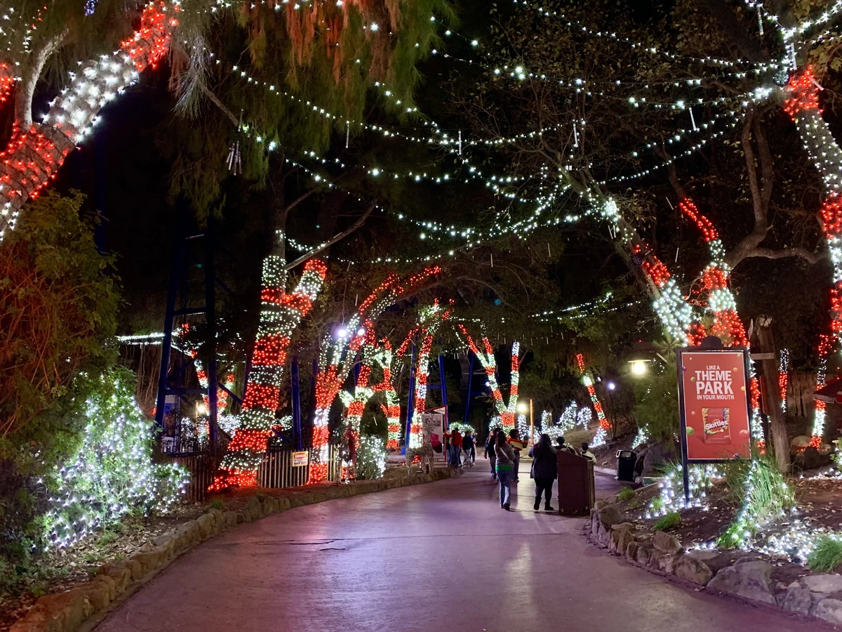 Peppermint Path | Six Flags Wiki | Fandom