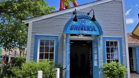 DC Universe Store (Six Flags Great America) | Six Flags Wiki | Fandom