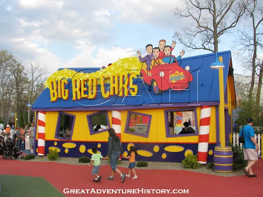 Big Red Cars | Six Flags Wiki | Fandom
