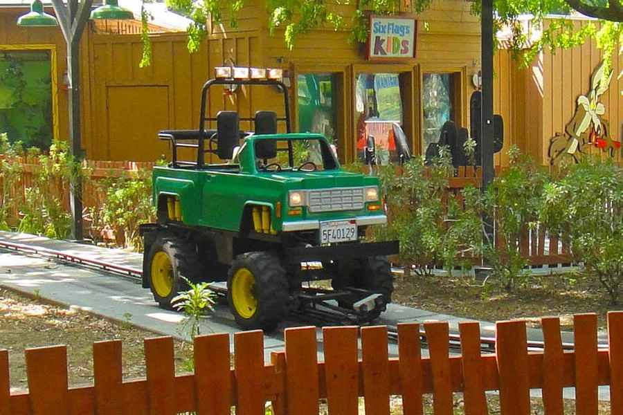 Taz's Trucking Co. | Six Flags Wiki | Fandom