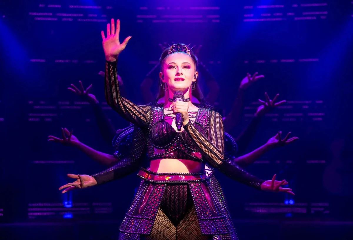 Hannah Lowther/Gallery | Six the Musical Wiki | Fandom