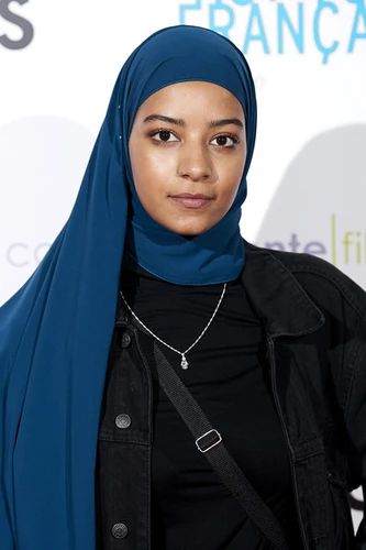Hajar Brown | Skam España Wiki | Fandom