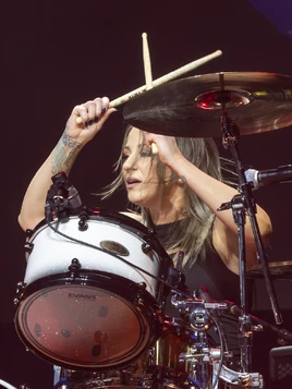 Jen Ledger | Skillet Wiki | Fandom