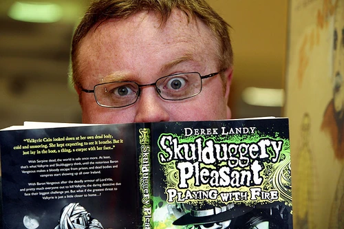 Derek Landy | Skulduggery Pleasant Wiki | Fandom