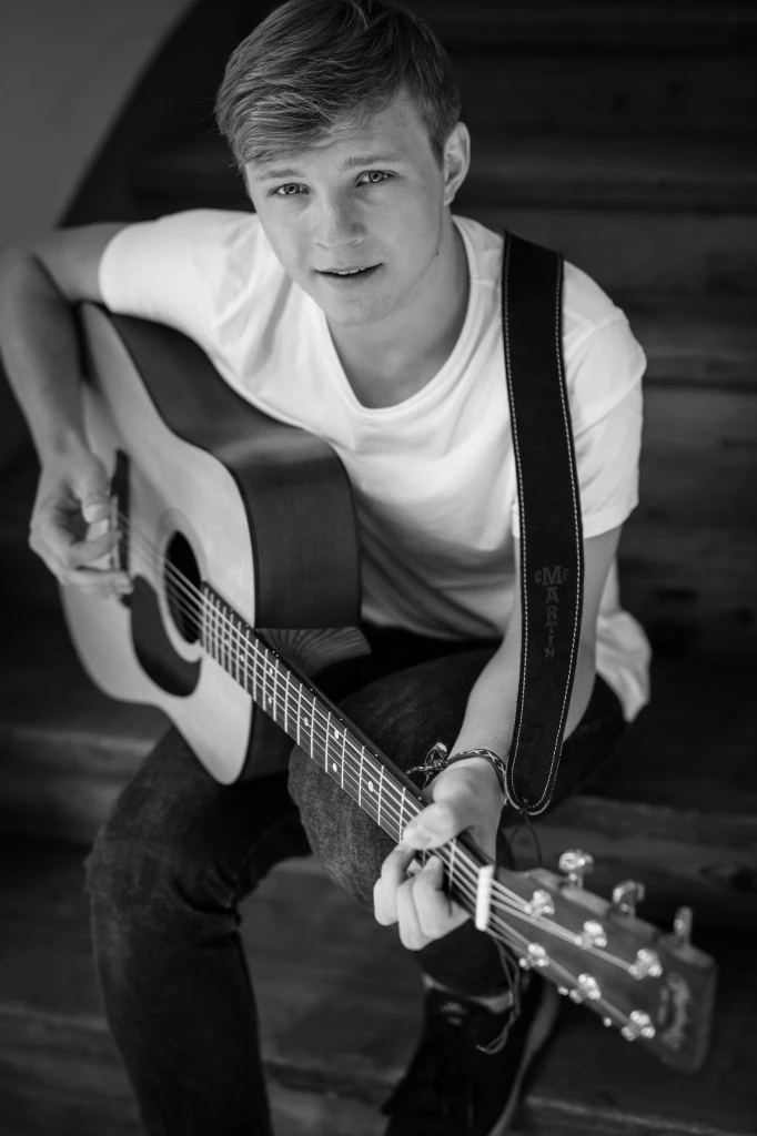 Thom Artway | SlavicVision Song Contest Wiki | Fandom